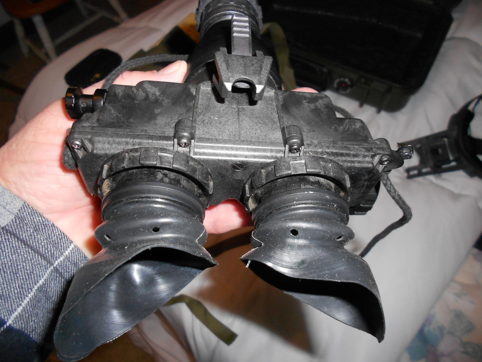 USA Night Vision Googles AN/PVS-7B - Collectors Market Board ...