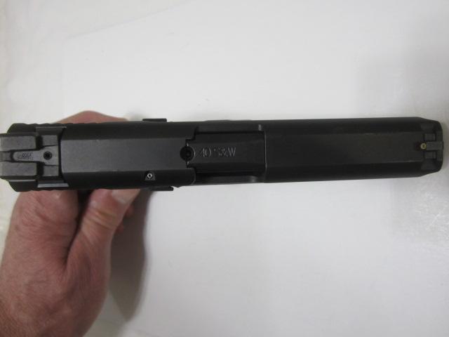 SOLD: Smith&Wesson M&P 40 S&W Pro Series, Night Sights & two 15rd ...