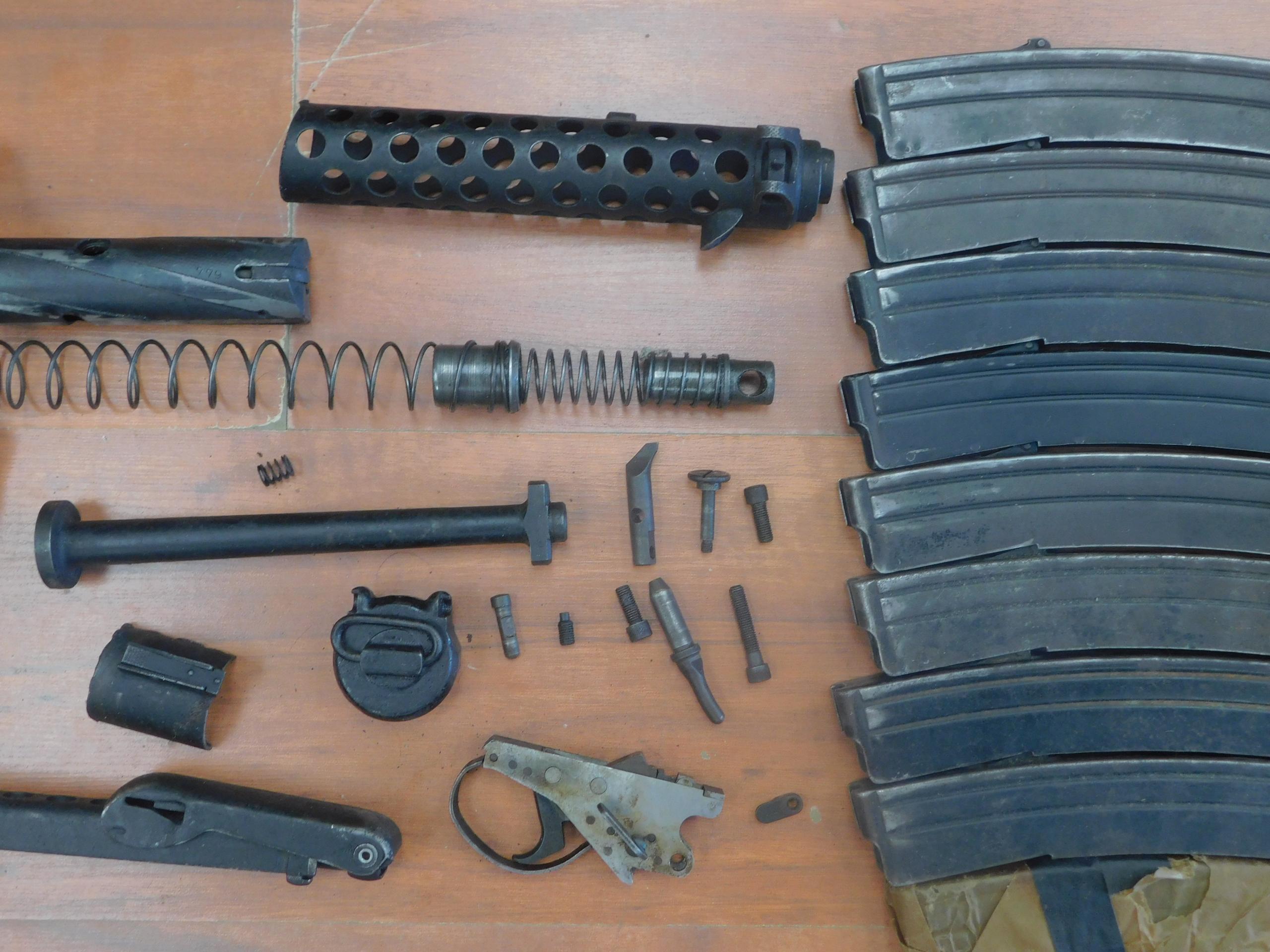 Sterling DLO Tube gun MKIV 10 mags, Spare parts kit, and mag carrier ...