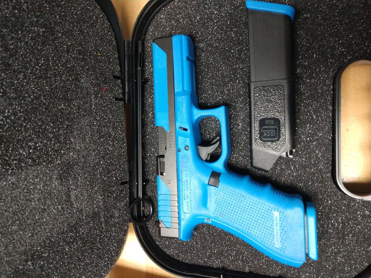 Glock 17T Gen 4 FX/FOF Police Trade Ins - Collectors Market Board ...