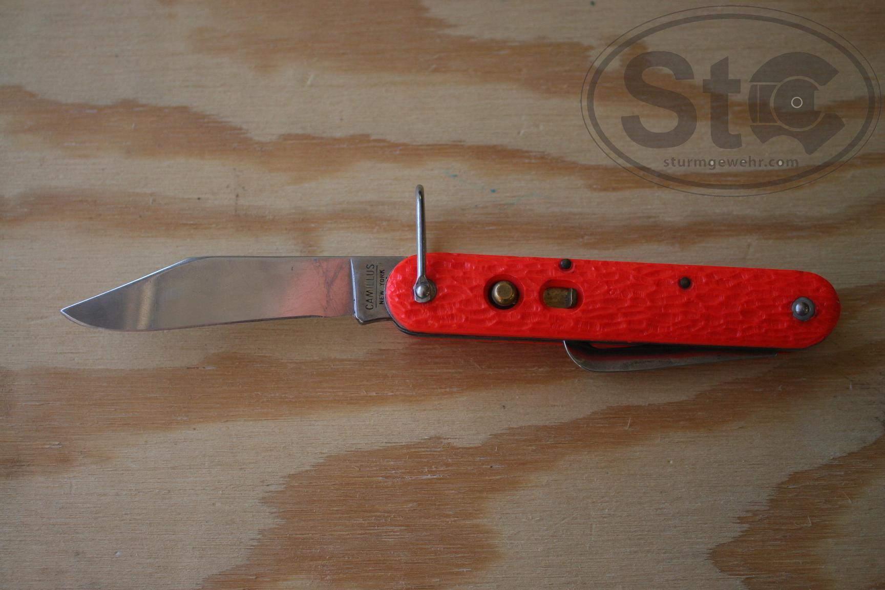 SOLD - Early Spyderco Police(SOLD), Camillus Paratrooper Switch ...