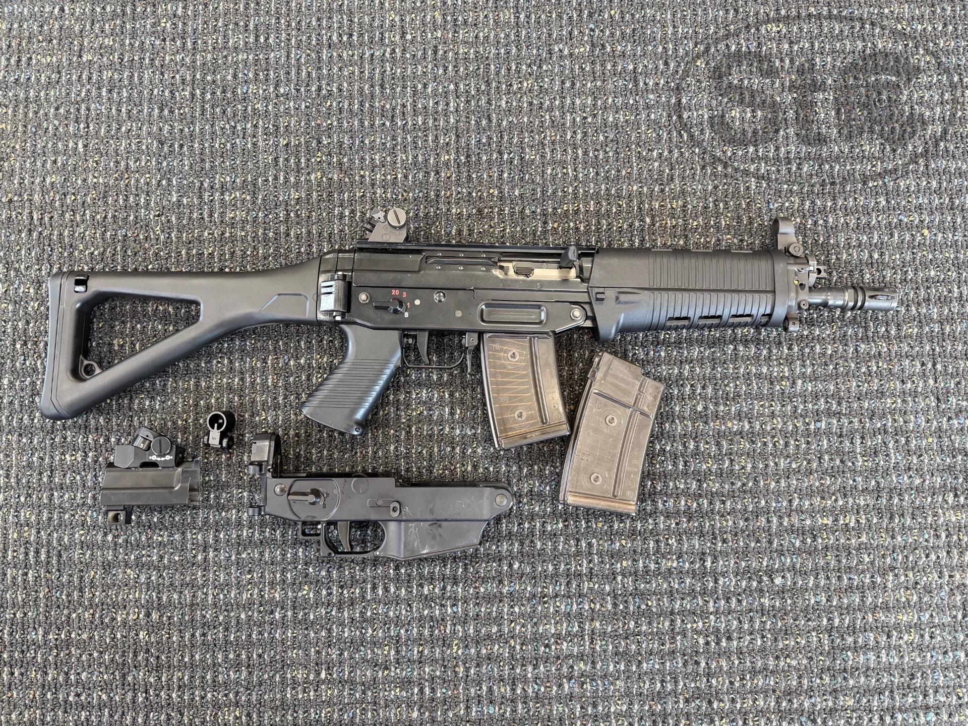 SPF - SEMI SIG 556 factory SBR ( 553 style conversion with Swiss lower ...